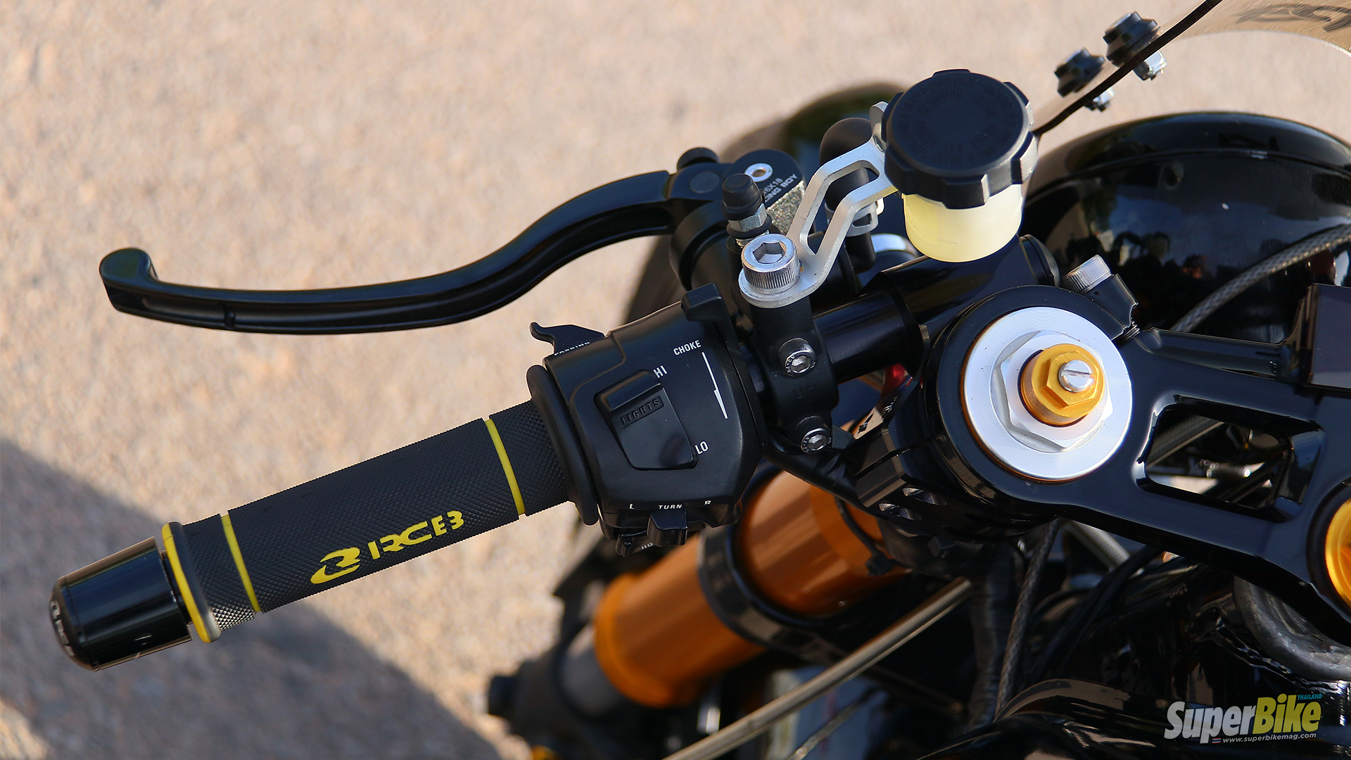 JOM กับ Honda CB750 F2N คาเฟ่ เรซเซอร์ - SuperBike x SuperDrive ข่าว ...