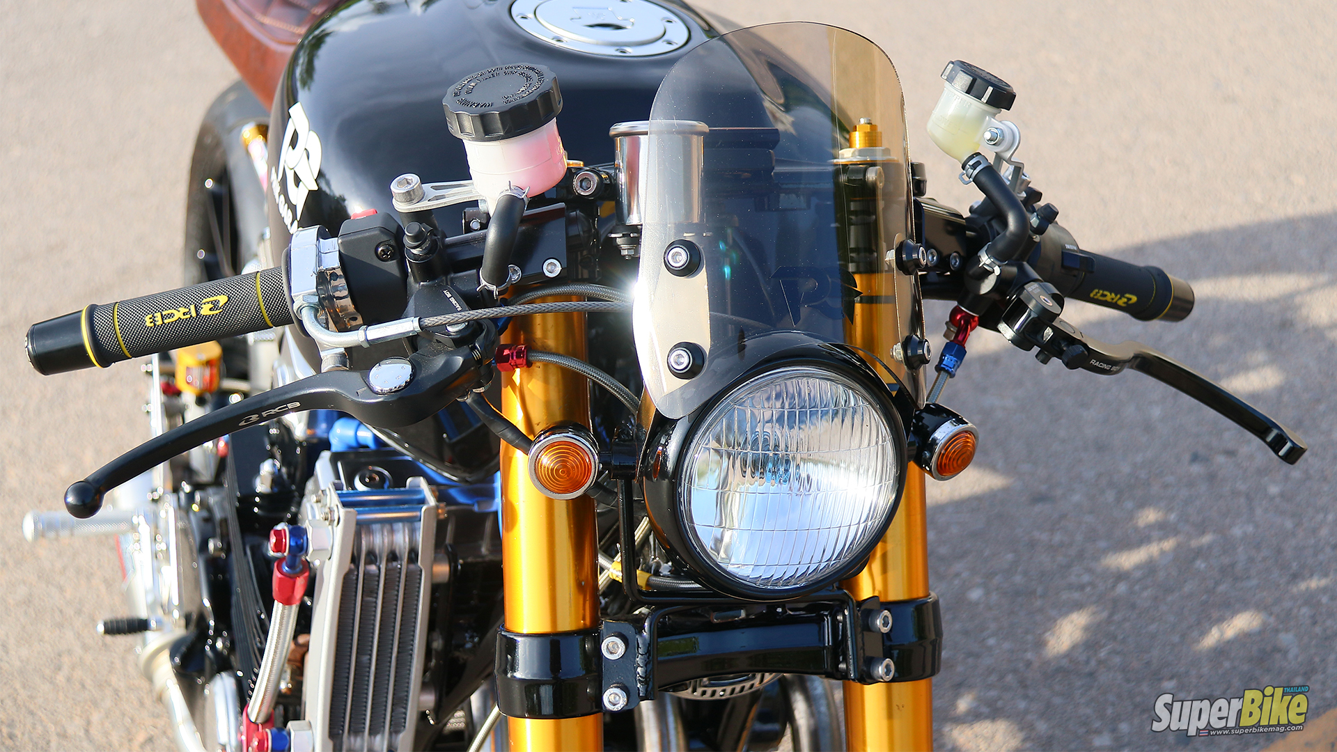 JOM กับ Honda CB750 F2N คาเฟ่ เรซเซอร์ - SuperBikeMag.Com | ข่าว ...