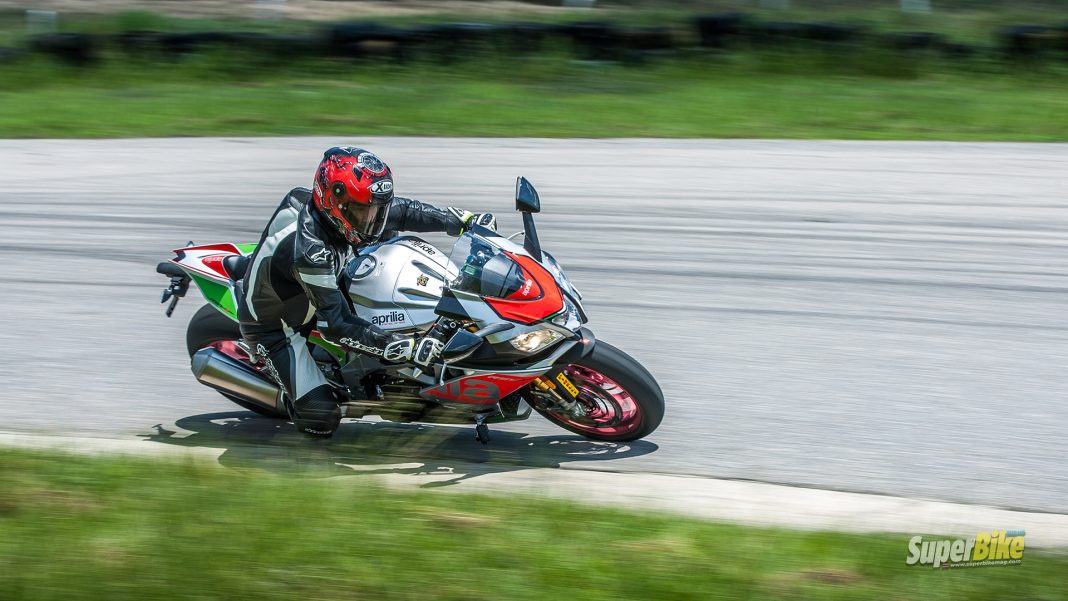 รีวิว Aprilia RSV4 RF 2017 ทะลุ 200 แรงม้า - superbikemag