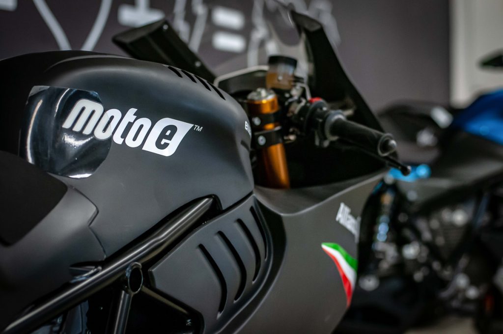 รถแข่งไฟฟ้า Moto E - SuperBike x SuperDrive ข่าวรถยนต์ รีวิวรถยนต์ไฟฟ้า ...