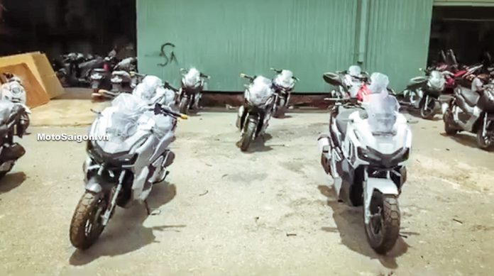 โผล่แล้ว!! ที่เวียดนามกับ New Honda ADV 150 » SuperBikeMag