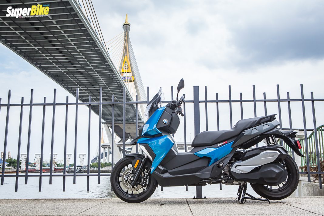 รีวิว BMW C400X ฟังก์ชั่น จัดเต็มที่สุดในรุ่น!! - SuperBikeMag