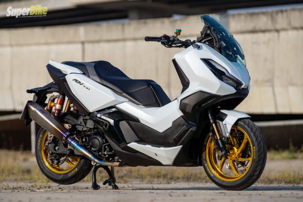 ADV350 แต่ง จัดทรงซิ่งขาวคลีน แต่งอะไรบ้าง มาดูกัน - SuperBike