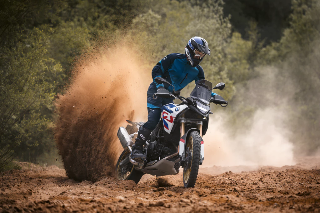 F900GS และ F900GS Adventure สายลุยตัวจบของไซส์กลาง » SuperBikeMag.Com ...