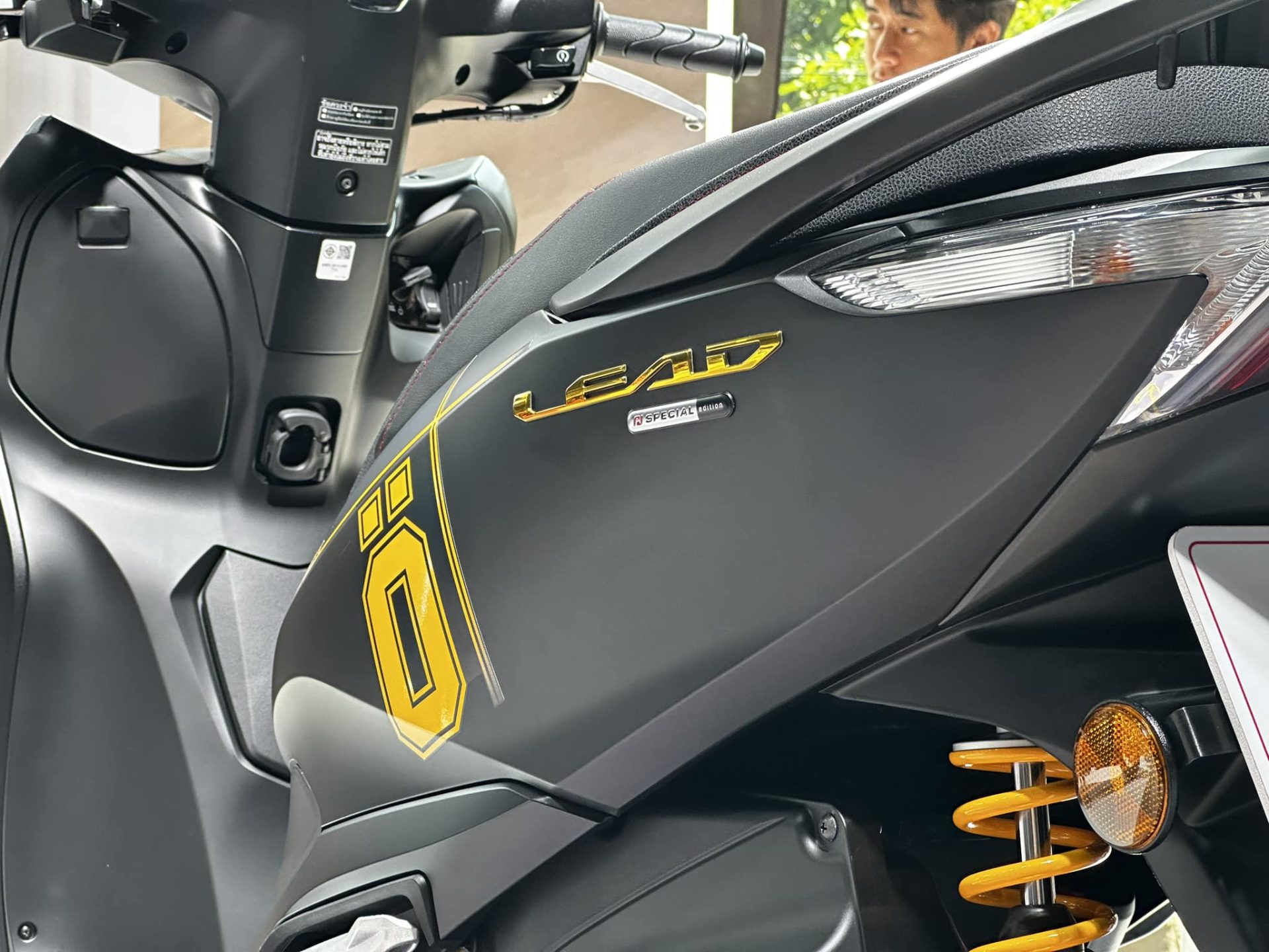 Honda Lead125 2025 จี๊งหลีดหน้าใหม่ ใส่โช้ค Ohlins » SuperBikeMag.Com ข่าวมอเตอร์ไซค์ รีวิว ...