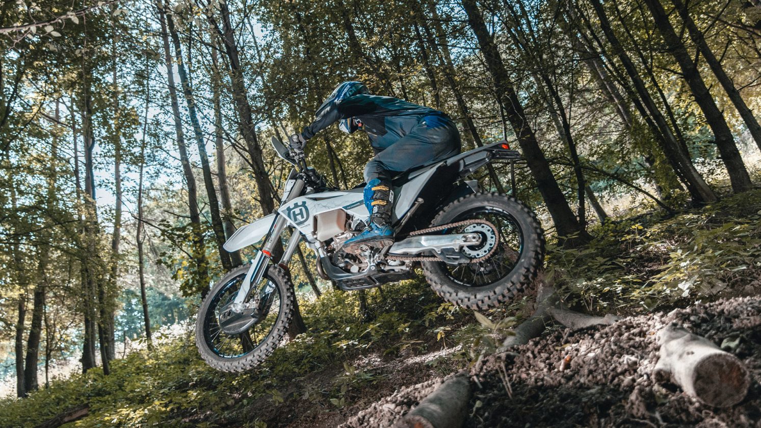 2025 Husqvarna FE350 Pro รุ่นโปร พร้อมแข่ง - SuperBike x SuperDrive ...